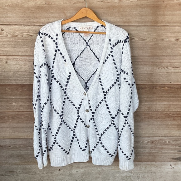 Venezia | Sweaters | Vintage Venezia Monochrome Diamond Pattern ...